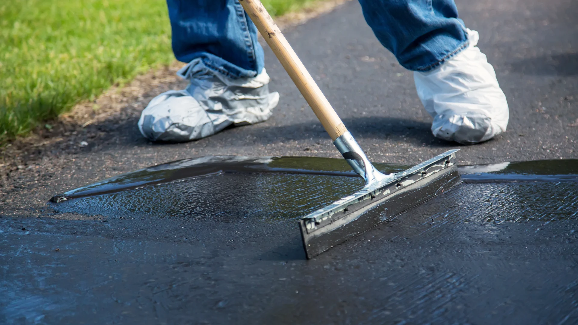 Driveway Sealing Surrey | Protect & Enhance Surfaces